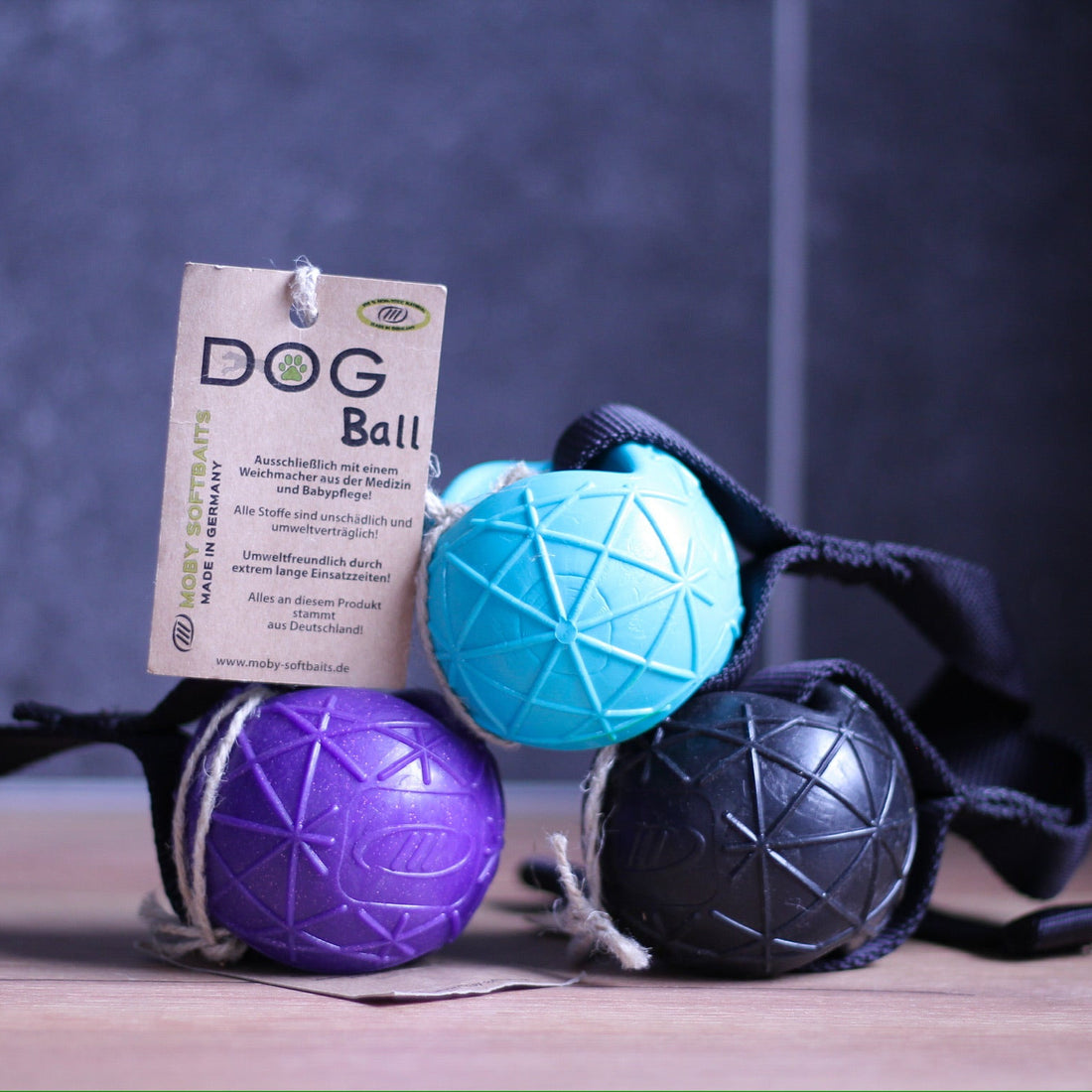 Moby-Ball L mit Handschlaufe – Eastside Chains- Maulkorbberatung & Maulkorbmodifizierung